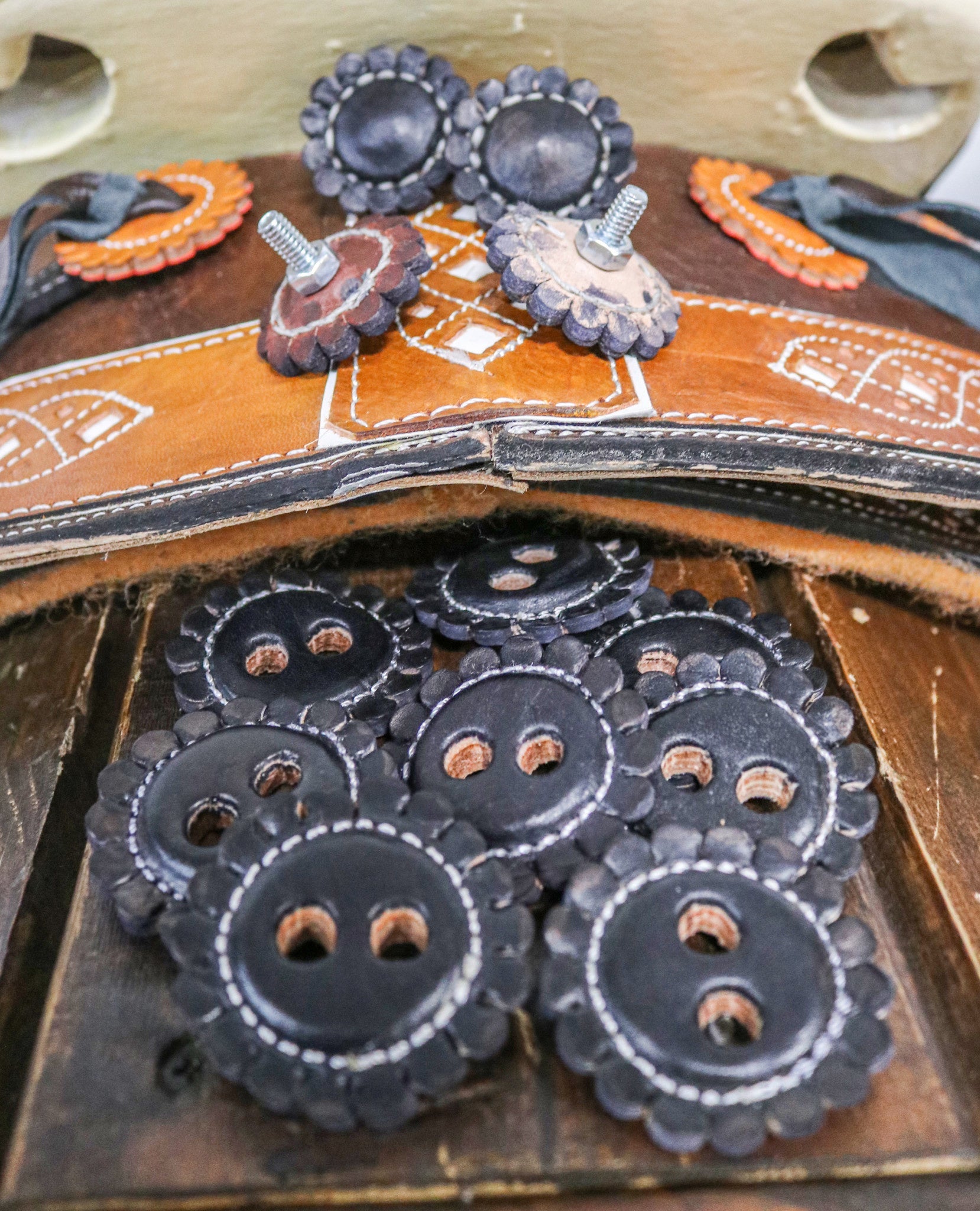 Black Juego De Chapetones Monturas Charras Conchos - M-Royal Saddles